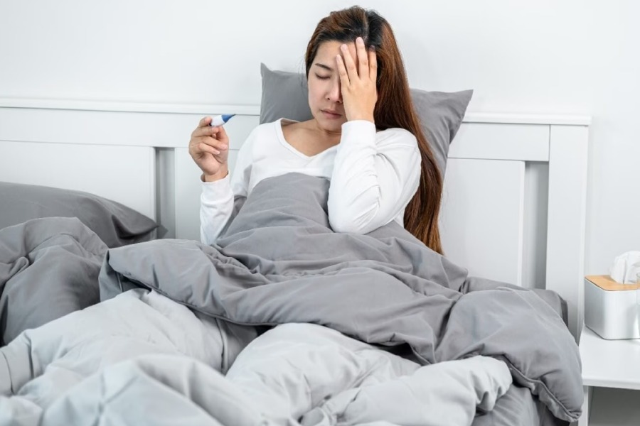 बुखार से निपटने के लिए प्रभावी घरेलू उपचार: वायरल बुखार का रामबाण इलाज ...